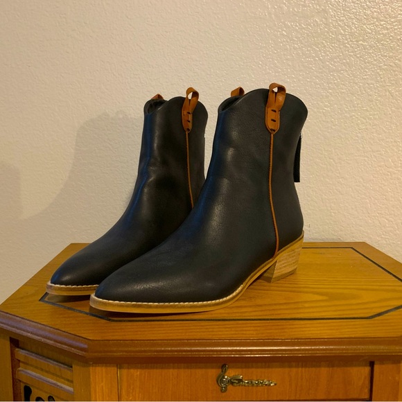 BEAST FASHION | Shoes | Ankle Booties With Loop Details And Zipper ...